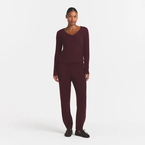SKIMS V Neck Pullover | Red | | Airy Cashmere - Currant
