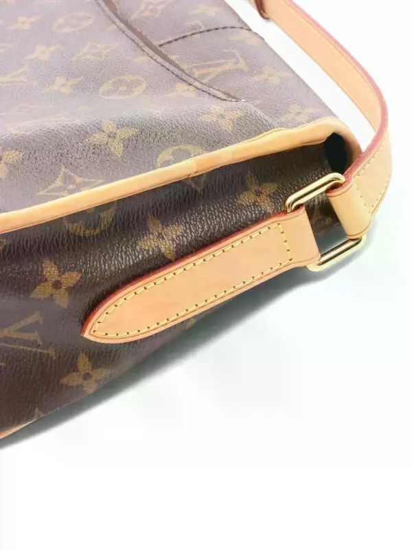 LOUIS VUITTON 2011 Mm Menilmontane Monogram Canvas Shoulder Bag