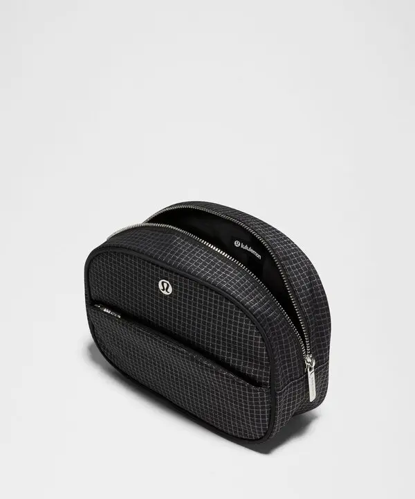 Lululemon City Essentials Pouch 4l