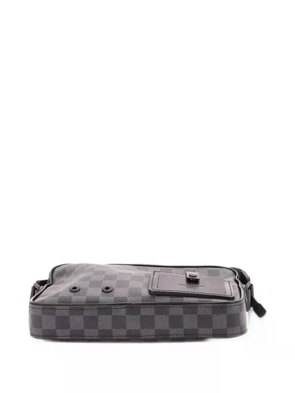 LOUIS VUITTON Alpha Messenger Bag Damier Graphite Crossbody Bag