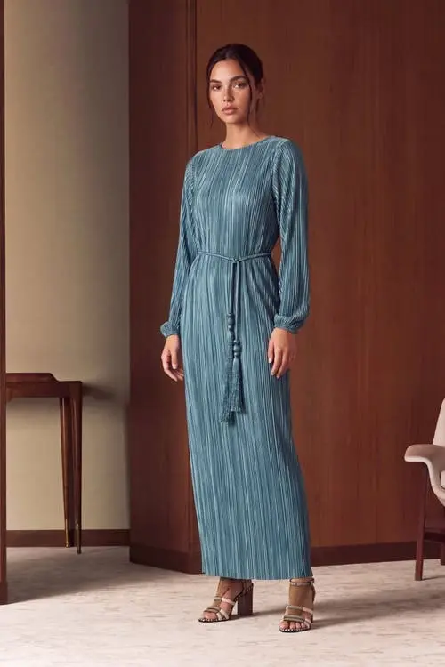 YAKIRA BELLA Camellia Long Sleeve Maxi Dress