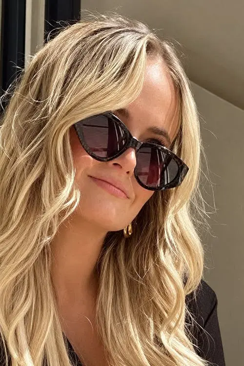 VELVET EYEWEAR Rosa Polarized Sunglasses For