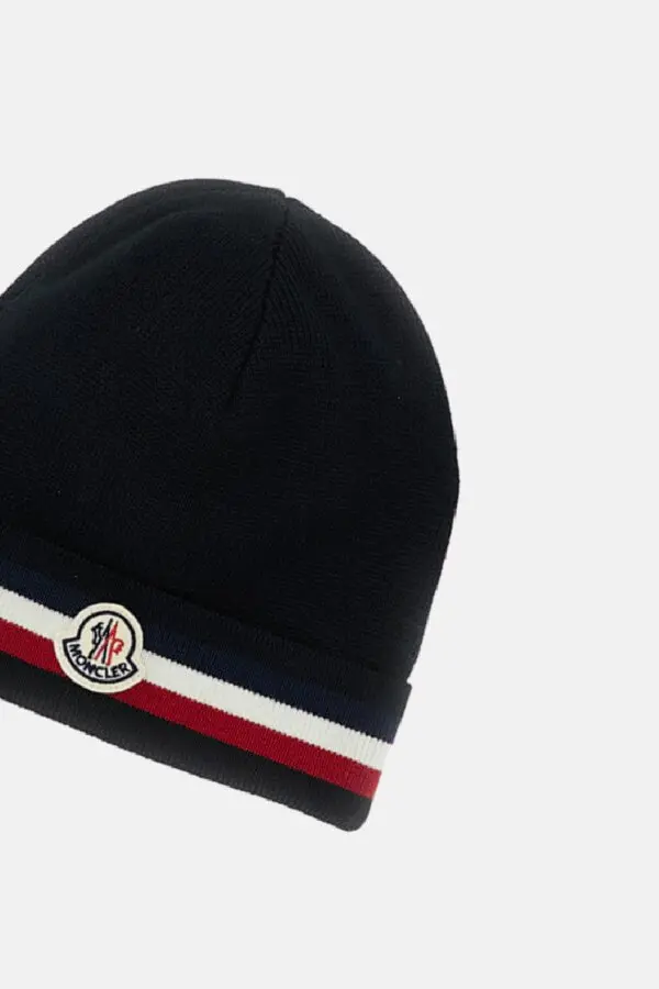 Moncler Berretto In Lana Con Logo