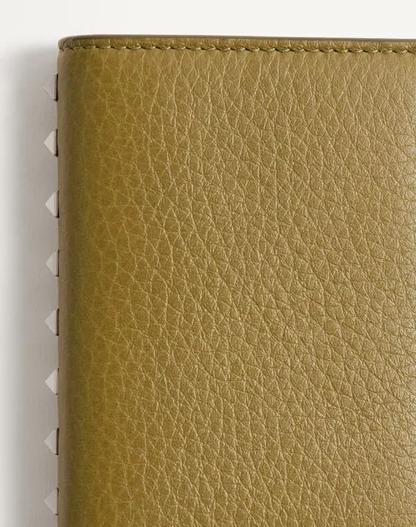 Valentino Garavani Rockstud Cardholder In Grainy Calfskin