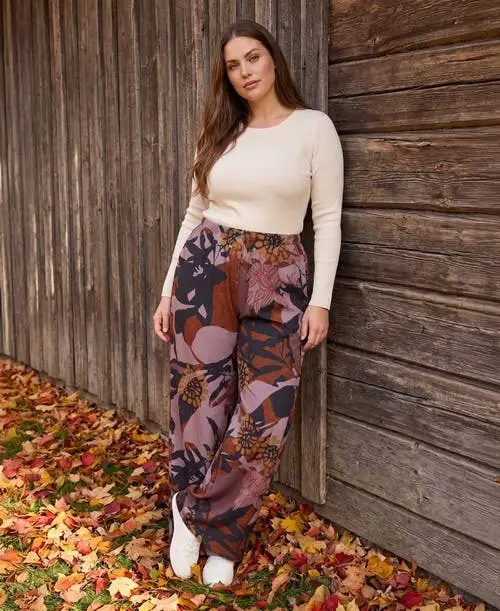 24SEVEN COMFORT APPAREL Essential Curvy Elastic Waistband Full Length Flared Pants