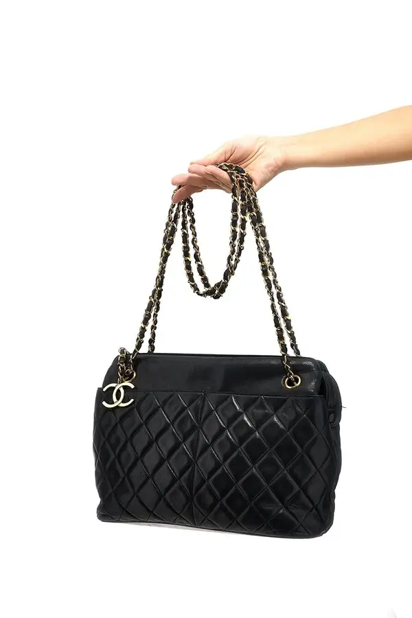 REWIND VINTAGE AFFAIRS Vintage Chanel Shoulder Bag