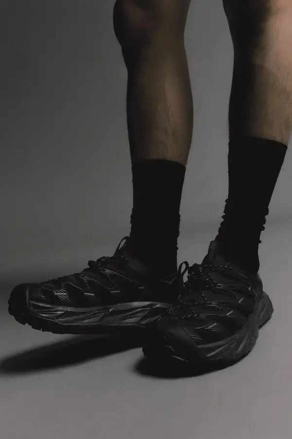 Hoka One One Hopara Sneaker With Cut-out Details - Black