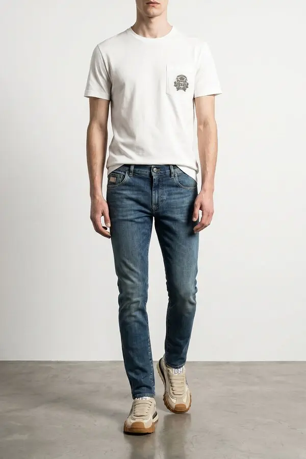 Dolce & Gabbana T-shirt With Heraldic Embroidery
