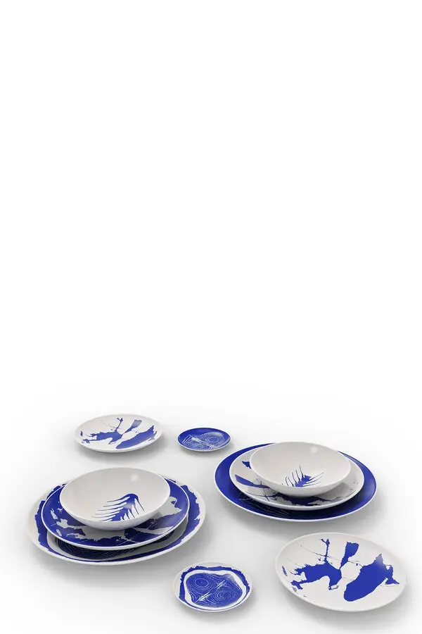 CASSINA Plates With Abstract Motif