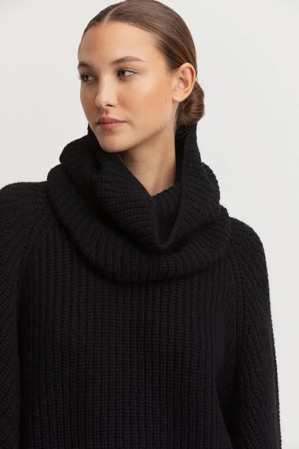 Iris Von Arnim Stonewashed Cashmere Scarf Alfreda - Black