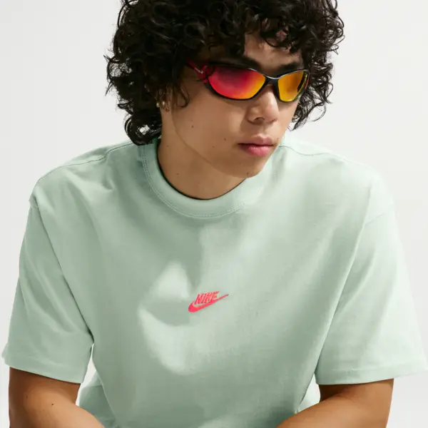 Nike Sportswear Premium Essentials T-shirt