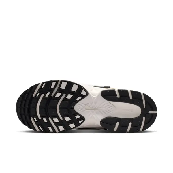 Nike V5 Rnr Shoes With Reflective Accents