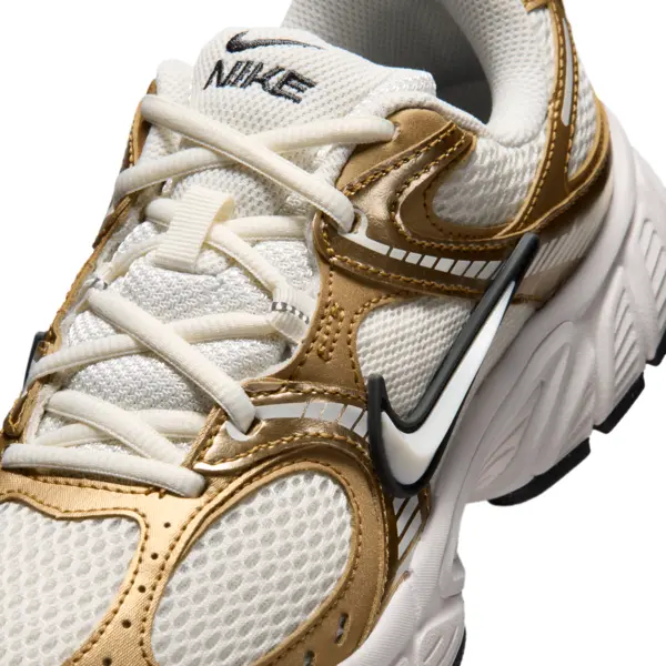 Nike V5 Rnr Shoes With Reflective Accents