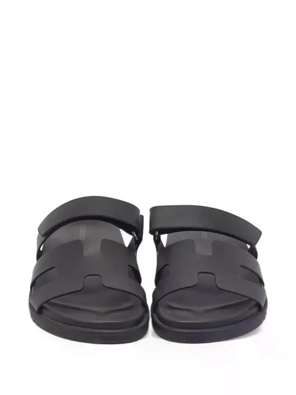 Hermès Chypre Leather Flat Sandals - Black