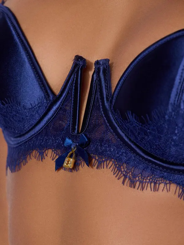 Frederick's Of Hollywood Lilith Lace & Mesh V Wire Bra