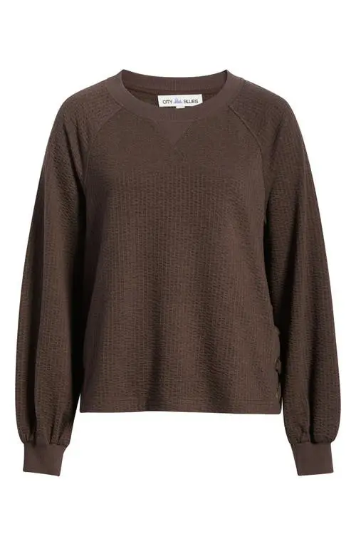 CITY BLUES Side Grommet Raglan Sleeve Top - Fudge