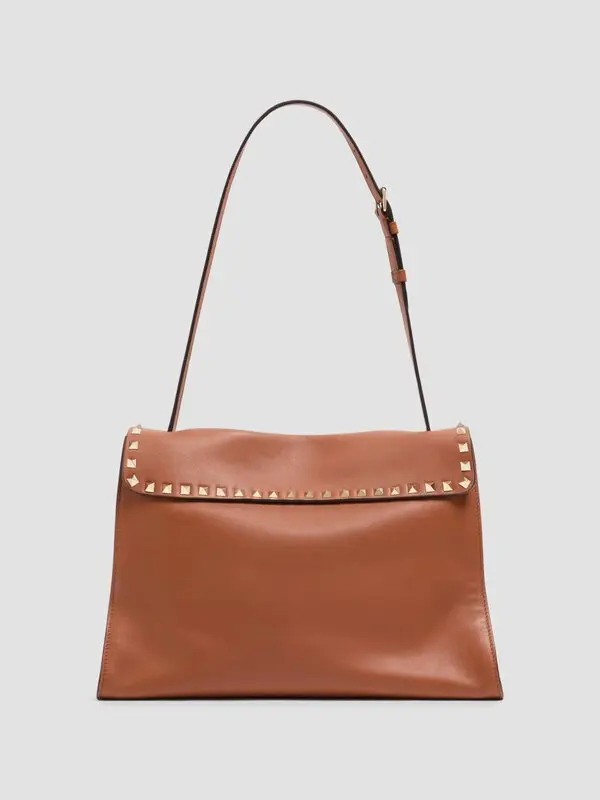 Valentino Garavani Rockstud Maxxing Medium Shoulder Bag In Smooth Calfskin - Hazelnut