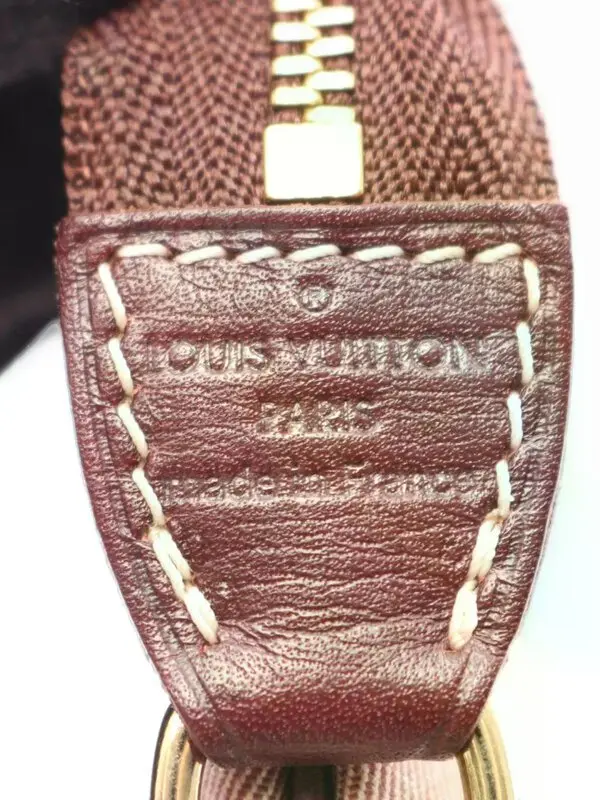 LOUIS VUITTON 2010 Pochette Accessoires Shoulder Bag