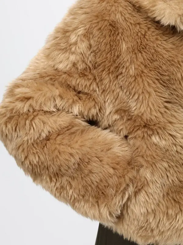 MEIMEIJ Cropped Faux Fur Jacket With A Classic Collar