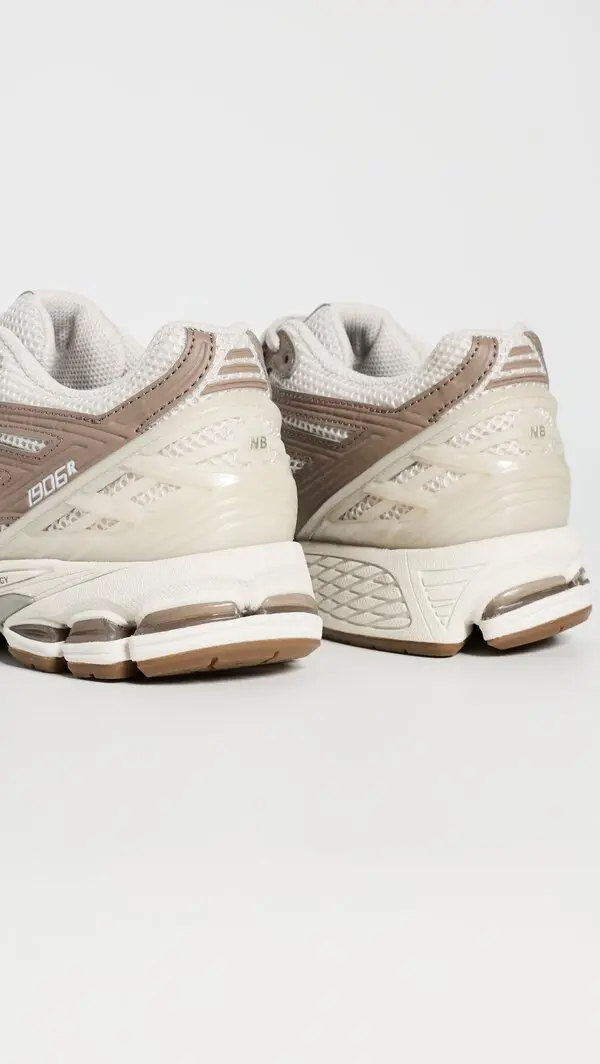 NEW BALANCE 1906 Sneakers M 9.5/ W
