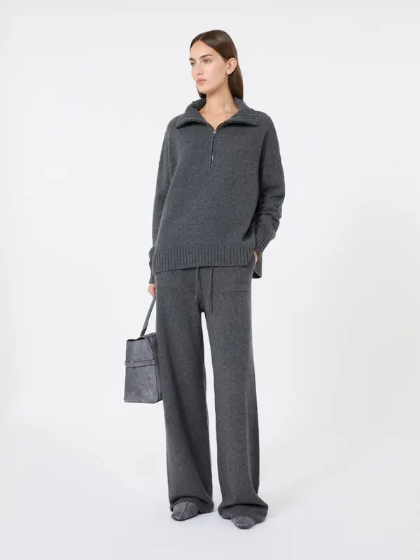 Max Mara Cashmere Yarn High-neck Sweater