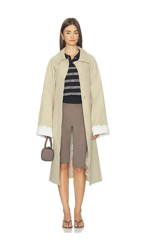 CUBIC LONDON Trench Coat In Beige