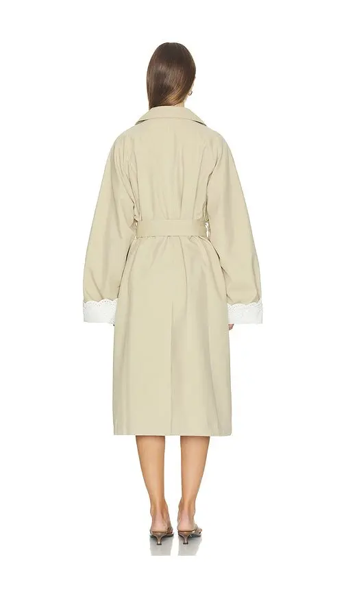 CUBIC LONDON Trench Coat In Beige