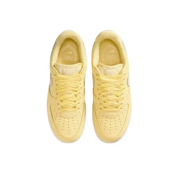 Nike Air Force 1 Retro Premium Sneakers