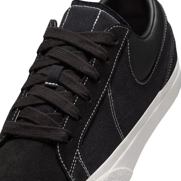 Nike Mixed-material Low-top Sneaker