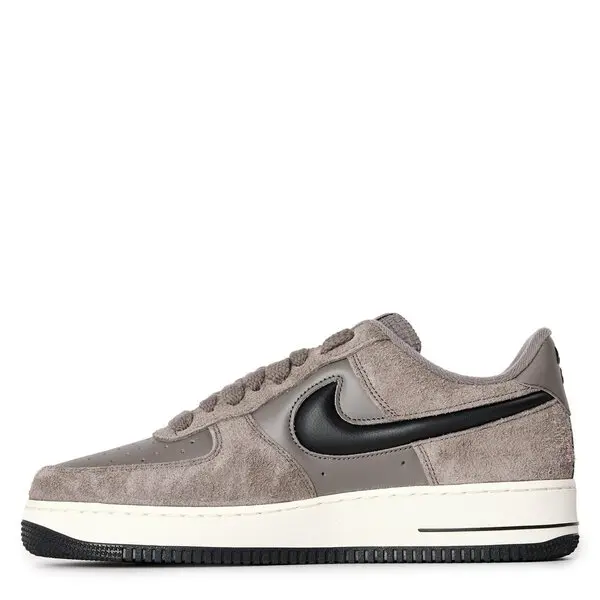 Nike Suede Low-top Sneakers