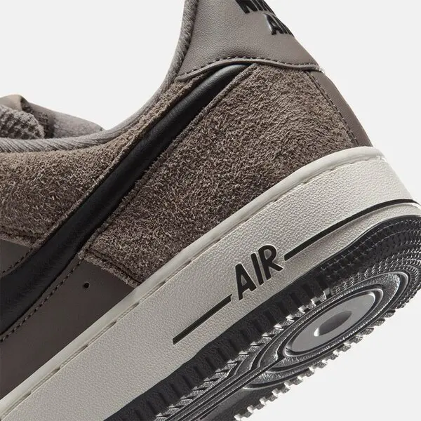 Nike Suede Low-top Sneakers