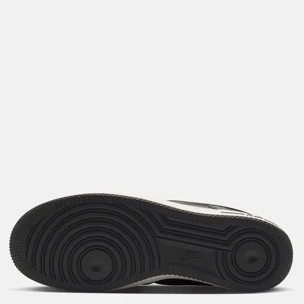 Nike Suede Low-top Sneakers