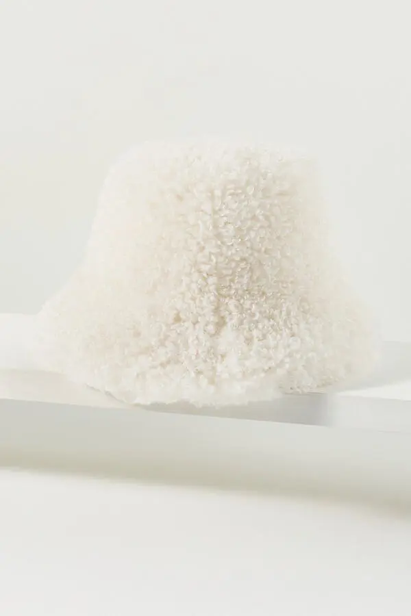 LUCKY ZONE Sherpa Fleece Cloche - Cream