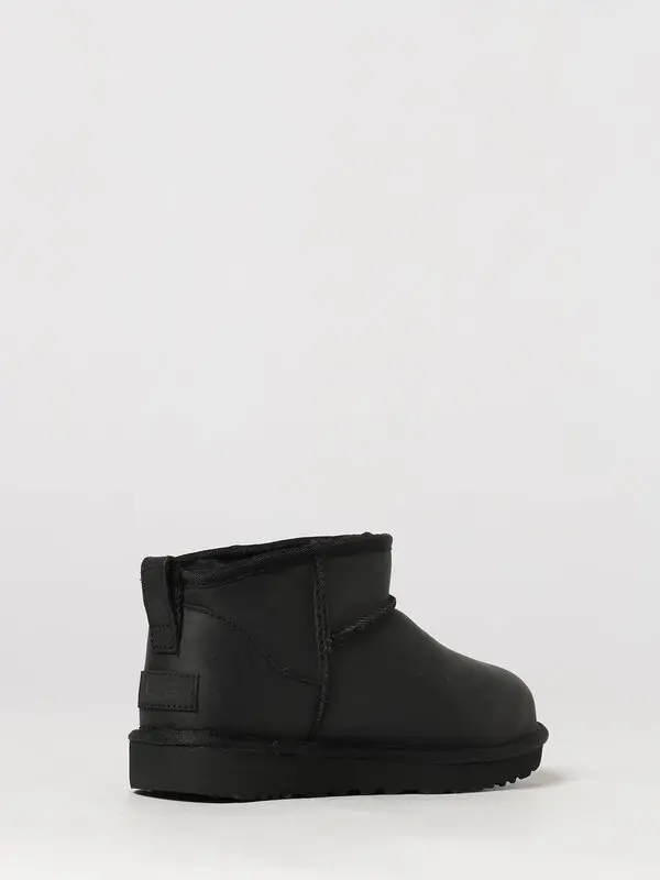 UGG Classic Ultra Mini Ankle Boots In Leather With Shearling Lining