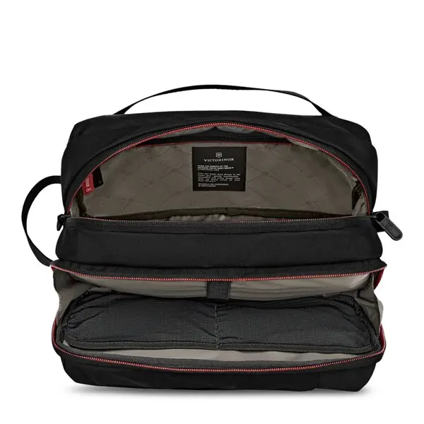 VICTORINOX Travel Essentials Toiletry Bag