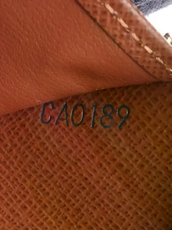 LOUIS VUITTON 2019 Monogram Zippy Wallet Long Wallets