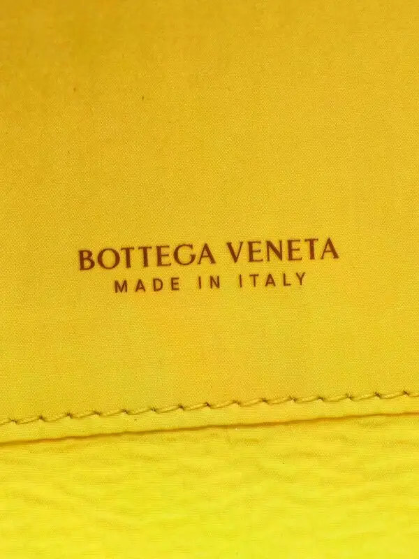 Bottega Veneta 2012-2026 Leather Clutch Bag