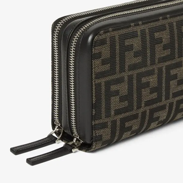 Fendi Standing Clutch - Brown