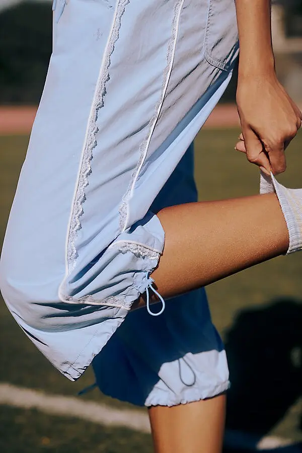Daily Practice Nylon Mid Rise Capri Pants - Sky