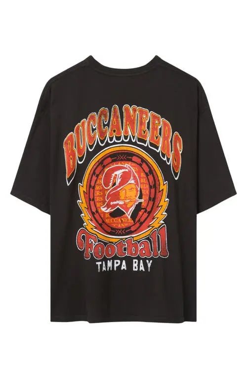 Junk Food Tampa Bay Buccaneers Oversized Graphic T-shirt