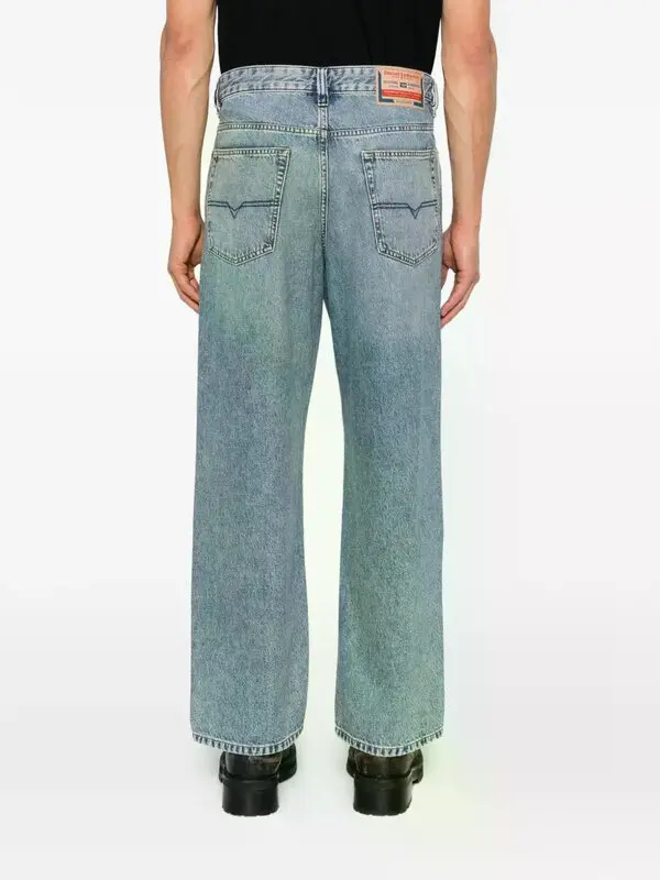 DIESEL® 2001 D-macro Straight-leg Jeans