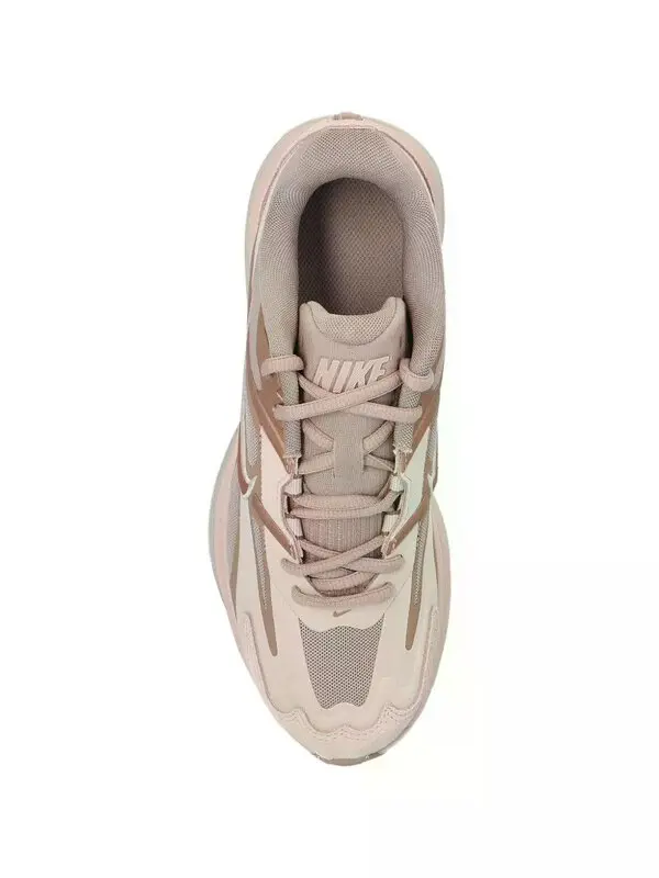 Nike Air Max Metro Sneakers