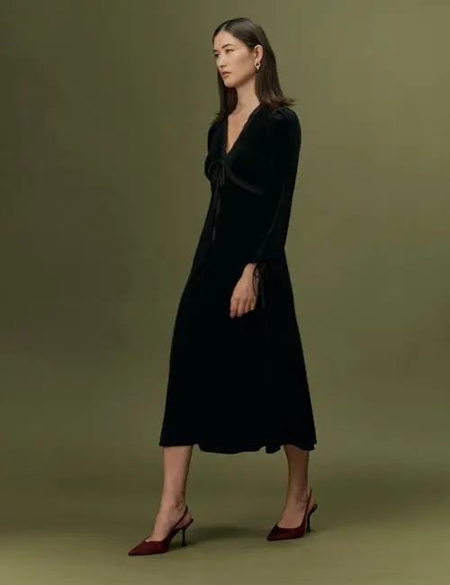 GHOST LONDON Kathleen Long Sleeve Velvet Midi Dress
