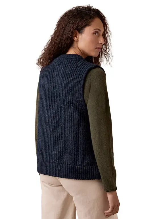 CELTIC & CO. Donegal Edge To Edge Vest