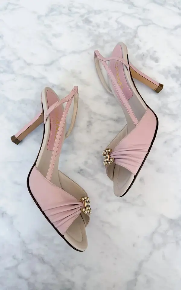 DEAR CLEMENTINE VINTAGE Chanel Blush Pearl Cc Logo Slingback Heels