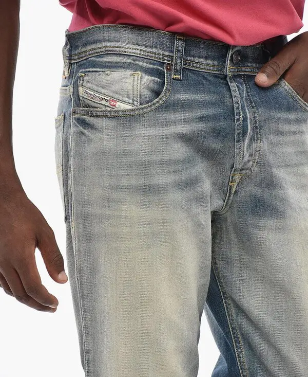 DIESEL® D-finitive Tapered-leg Jeans