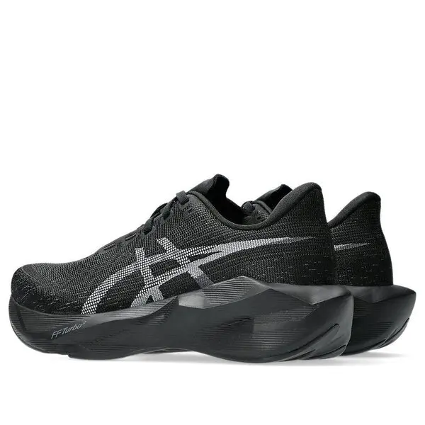Asics Novablast 'black