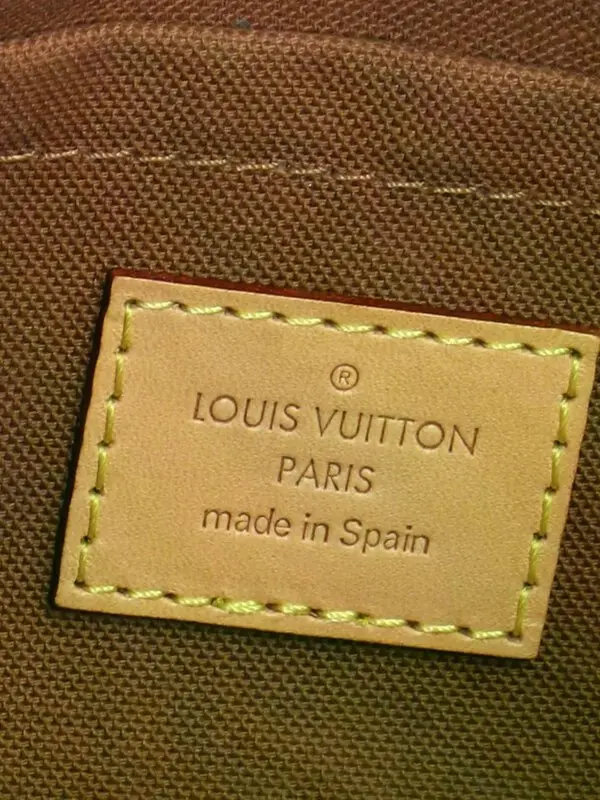 LOUIS VUITTON Multi Pochette Accessoires Monogram Canvas Crossbody Bag