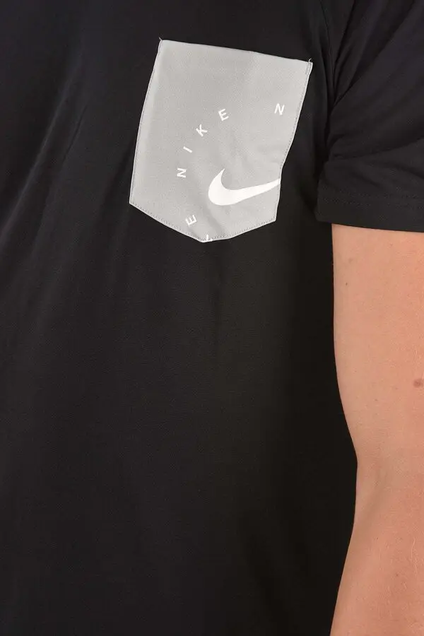 Nike Logo-print Pocket T-shirt