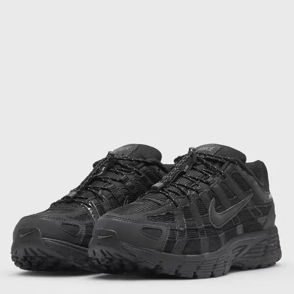 Nike Mesh Sneaker